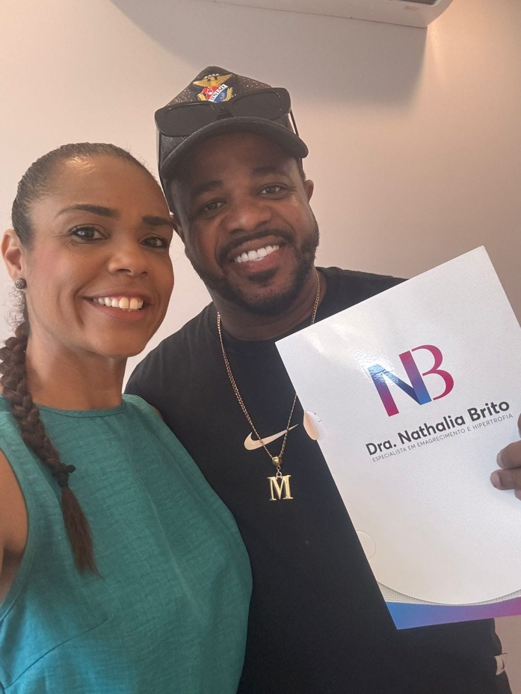 Médica e musa da União da Ilha, Nathalia Brito, assume acompanhamento de saúde do mestre de ...